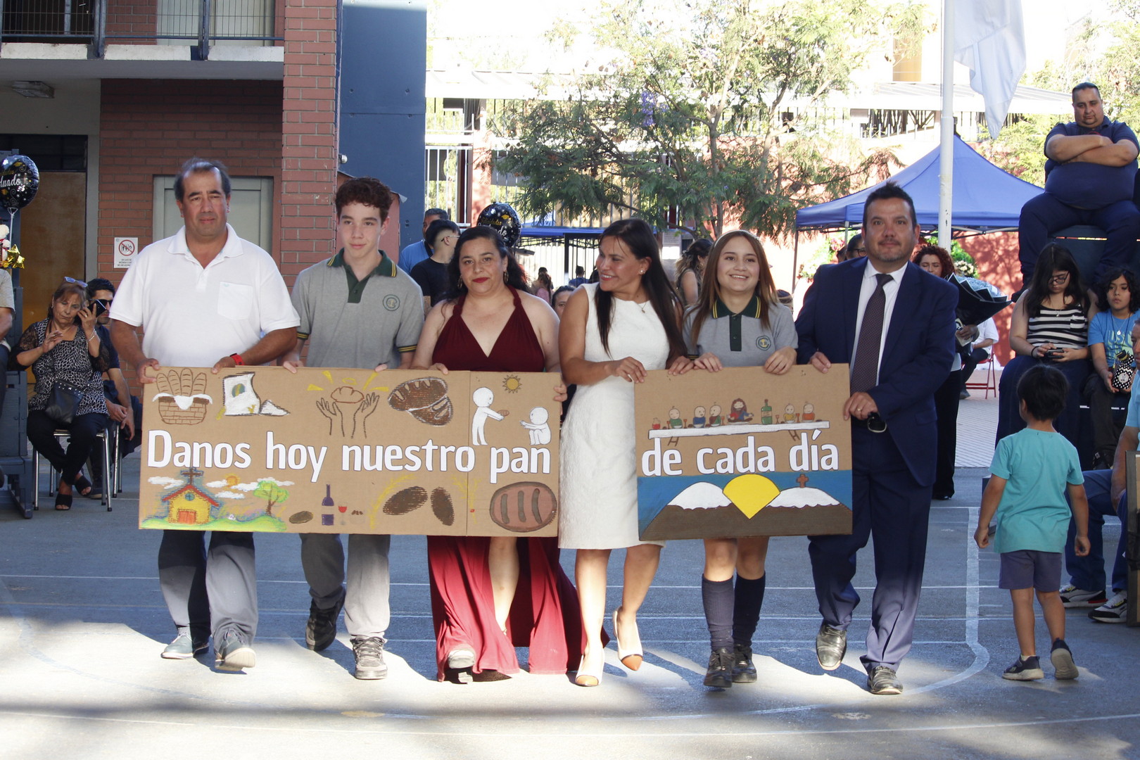 Liturgia de 8° básicos: el paso a la Enseñanza Media | CSLB